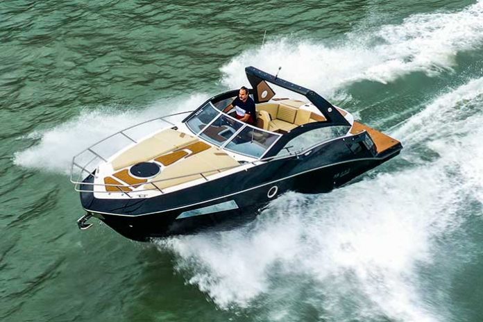 Teste FS 290: navegamos nas versões de proa aberta e com cabine