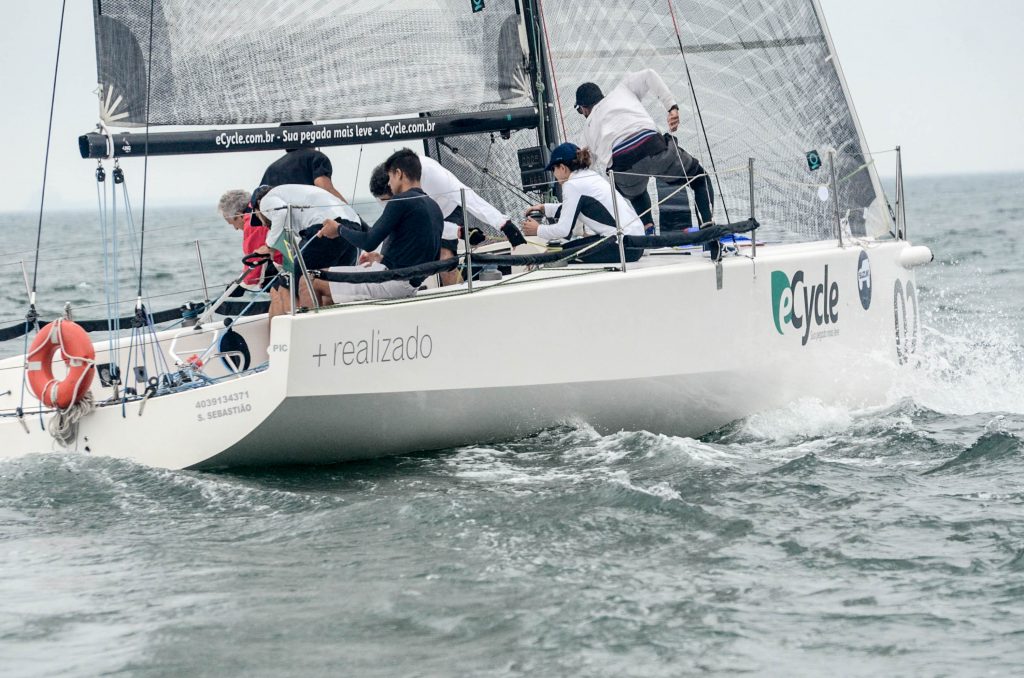 Classe C30 terá nova tripulação em barco de Ilhabela. Conheça