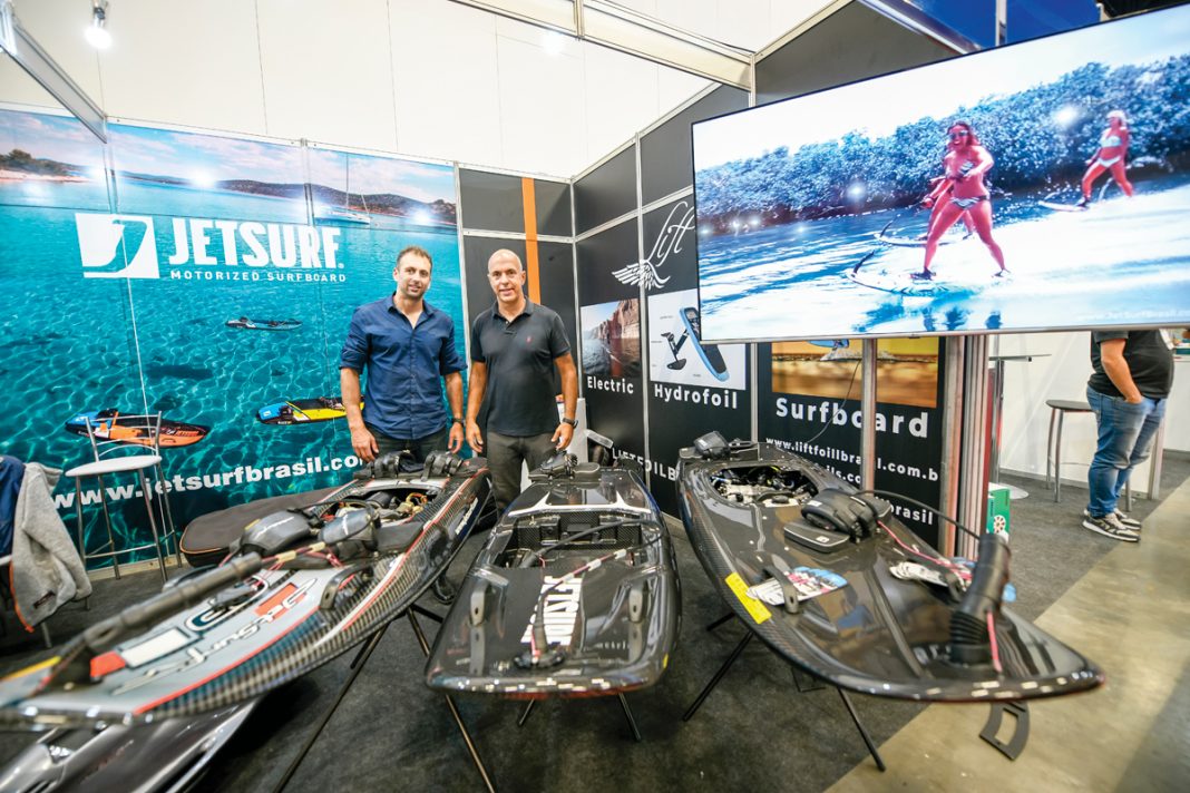 Pranchas motorizadas da Jet Surf serão atrações no São Paulo Boat Show 2022