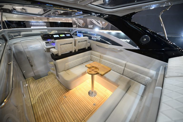 Axtor 50 HTX: Murano mostra mudanças em lancha no Boat Show