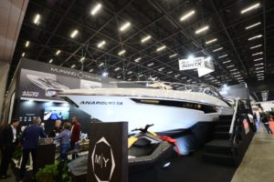 Axtor 50 HTX: Murano mostra mudanças em lancha no Boat Show