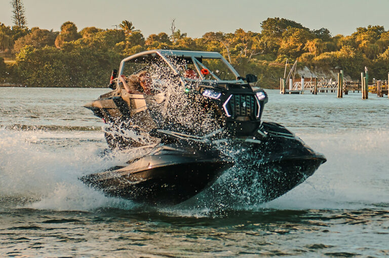 Jet ski com UTV? Navegamos no inacreditável Typhoon; assista!