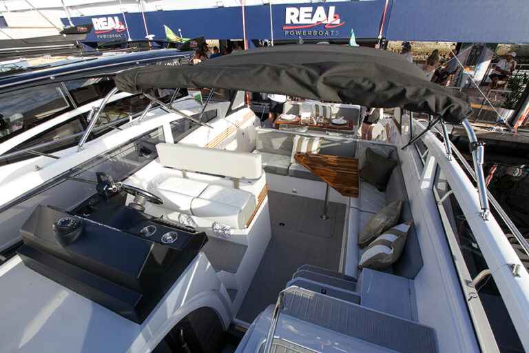 5 diferenciais da Real 40 Cabriolet Rio Boat Show 2023