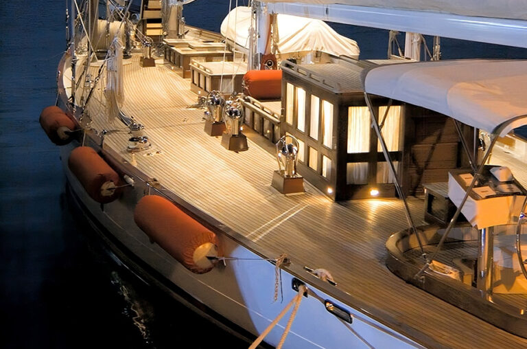 Veleiro Atrevida celebra 100 anos; veja antes e depois da reforma