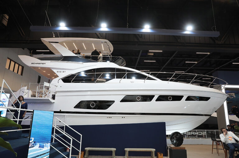 Atualizada, Schaefer 510 GT passa a ter HT na área de flybridge