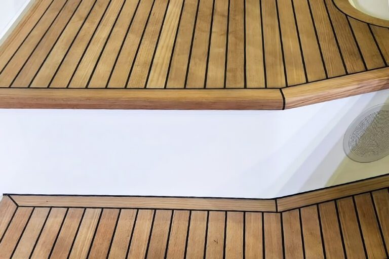 SITICO leva amostras de madeira tipo teca para Itajaí